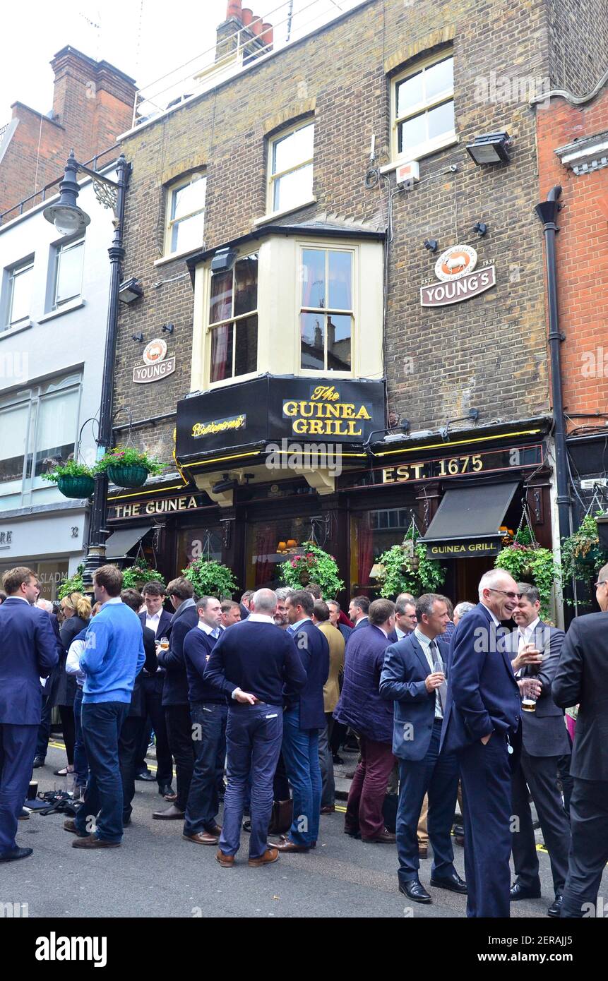 Guinea grill pub hi-res stock photography and images - Alamy