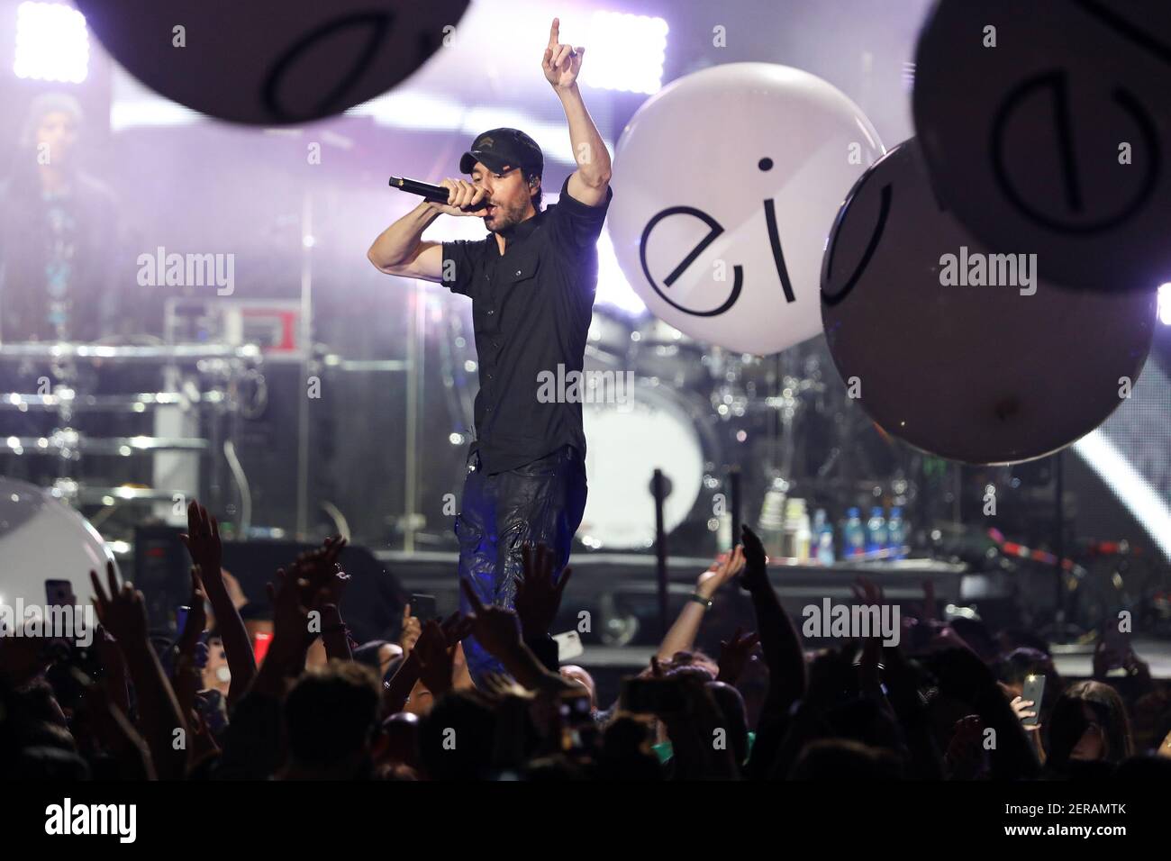 MIAMI, FL - JUNE 9: Enrique Iglesias is seen performing during the Mix ...