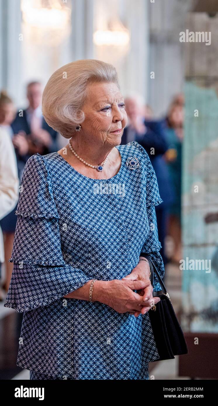 Princess Beatrix attends the opening of Exhibition ‘Uitgelicht ...