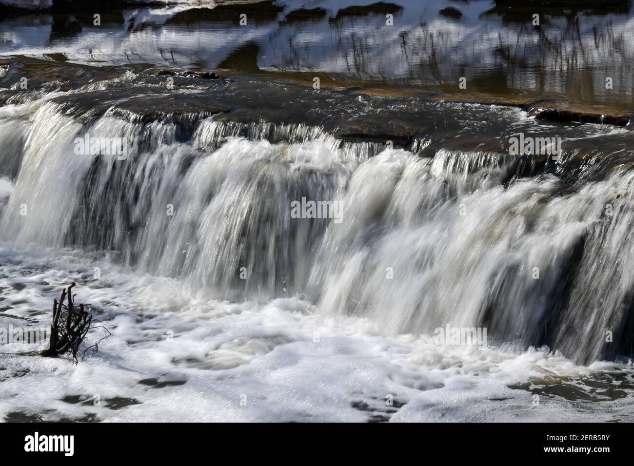 Waterfall over the edge hi-res stock photography and images - Alamy