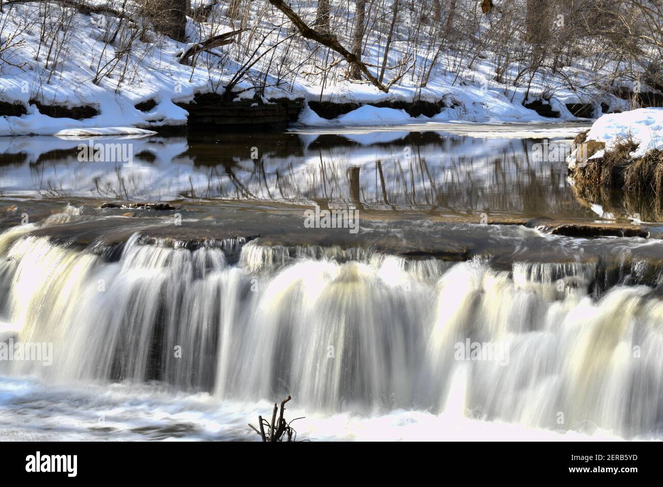 Waterfall over the edge hi-res stock photography and images - Alamy