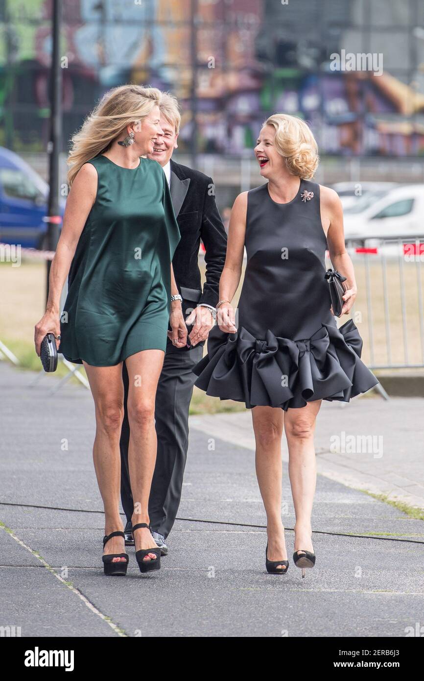 Princess Mabel and sister Nicoline Wisse Smit attending AmsterdamDiner ...