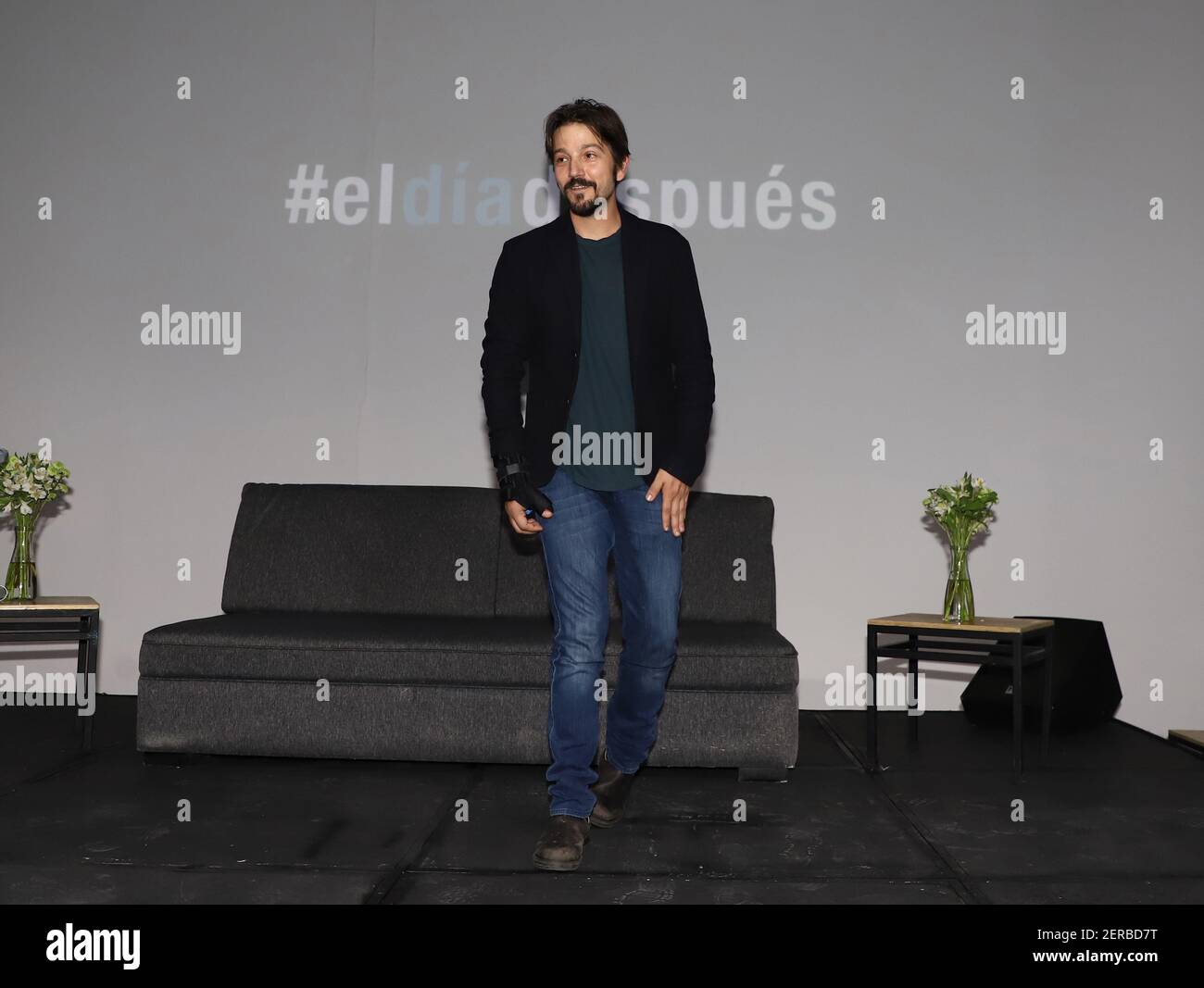 Diego Luna Press conference EL DIA DESPUES (in english a day after ...