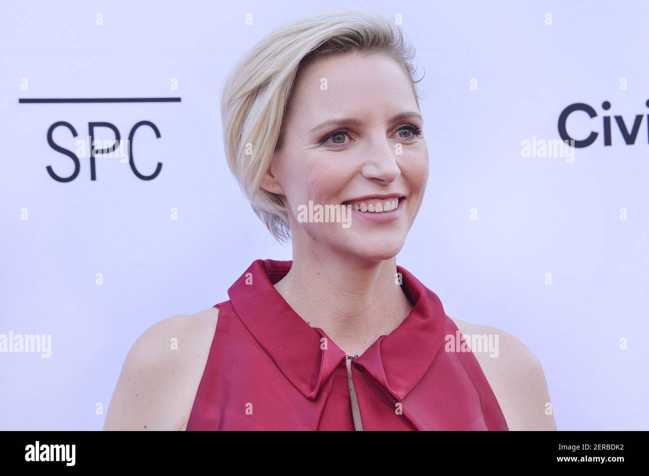 Shana Feste arrives at the "Boundaries" Los Angeles Premiere held at ...