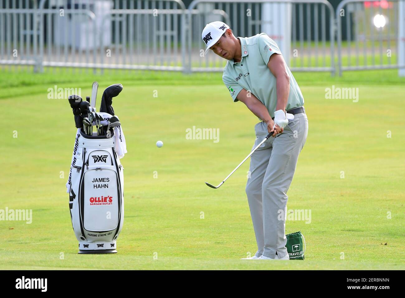 June 21, 2018: James Hahn of the United States works on his chipping on ...