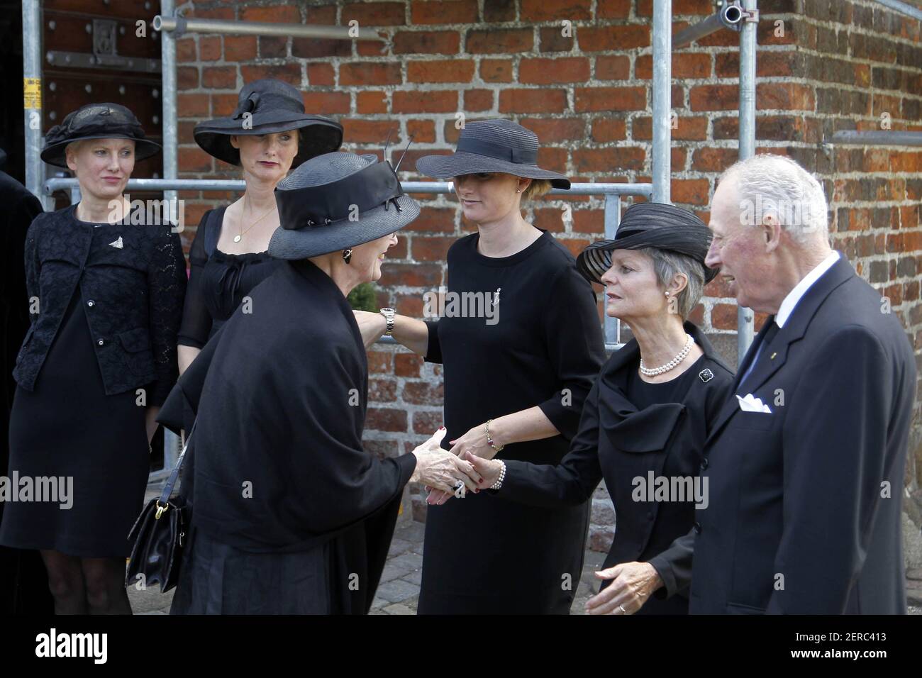 Count Ingolf (r1) Countess Sussie ( r2) Countess Josephine of Rosenborg ...