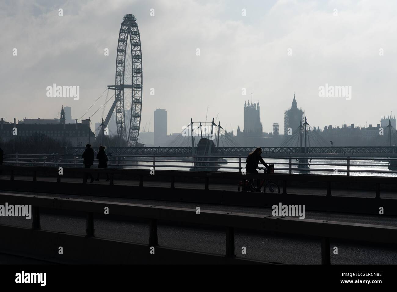 Waterloo bridge pedestrian hi-res stock photography and images - Alamy