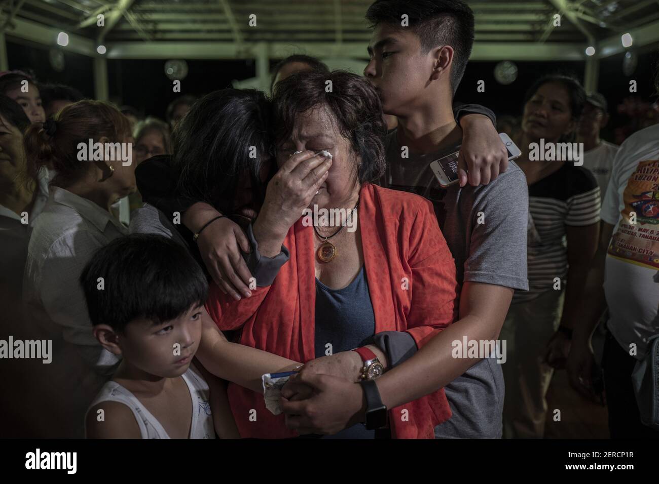 The family of Tanauan Mayor Antonio Halili, who was assassinated by a ...