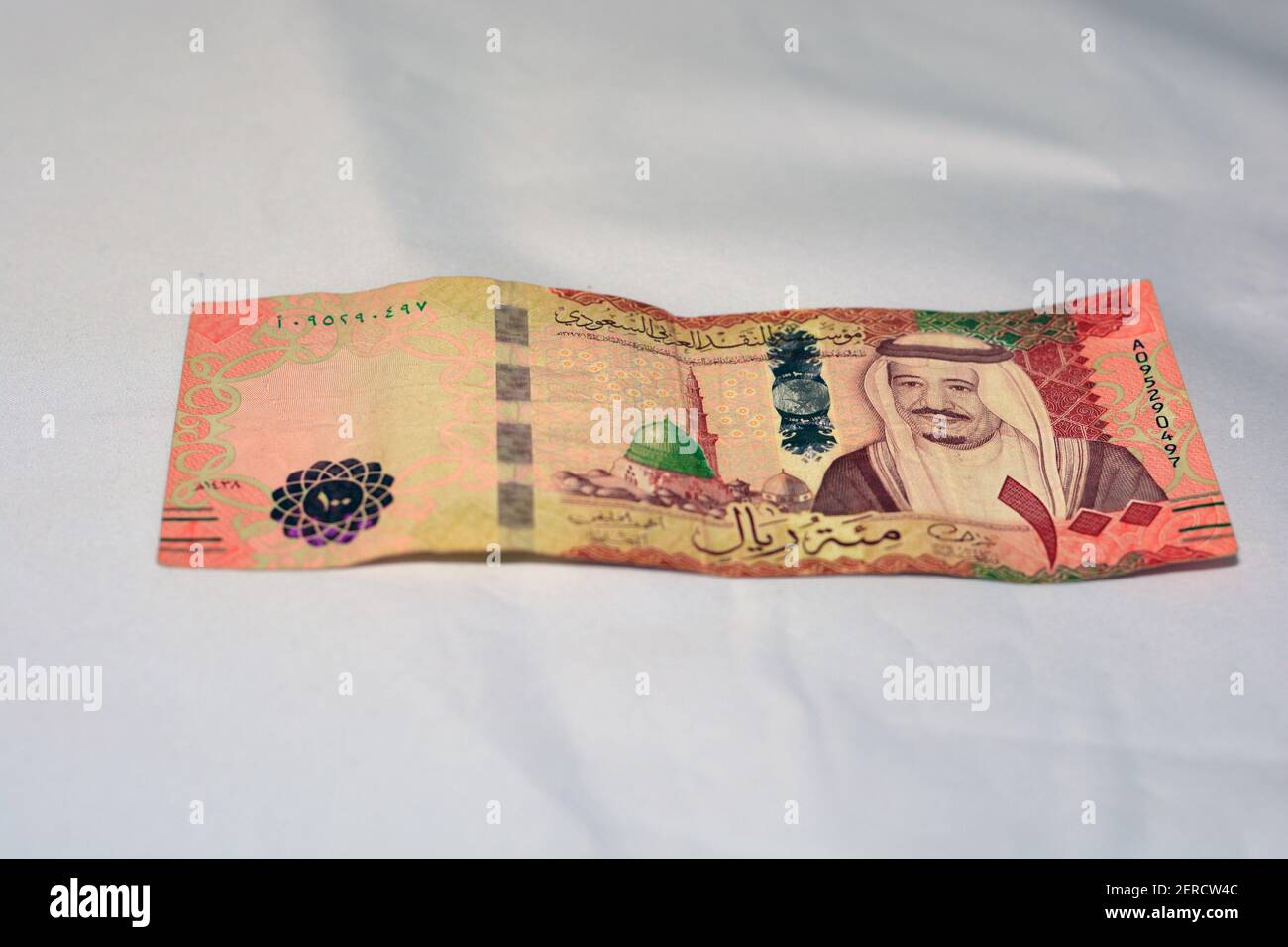 Saudi Arabia 100 riyal banknote, The Saudi riyal is the currency of ...