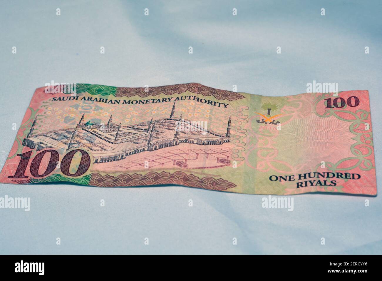 Saudi Arabia 100 riyal banknote, The Saudi riyal is the currency of ...