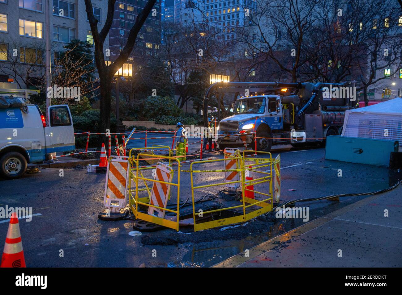 Manhole explosion hi-res stock photography and images - Alamy