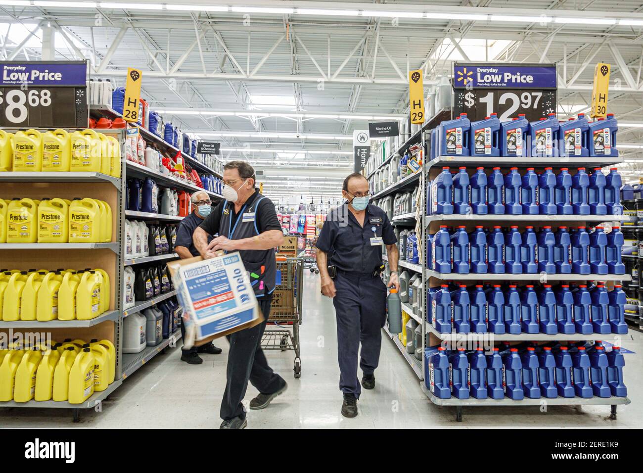 Walmart Employees High Resolution Stock Photography and Images - Alamy