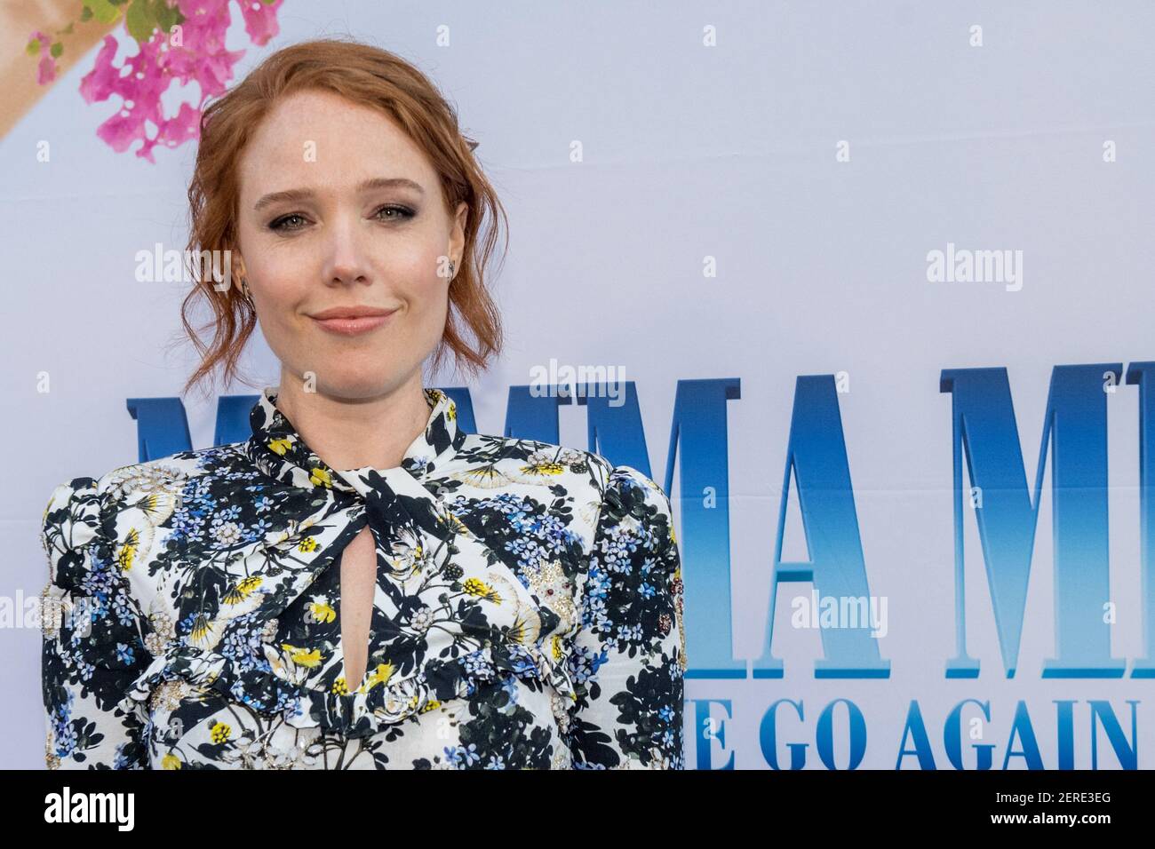 Jessica Keenan Wynn on the red carpet during the premiere of movie ...
