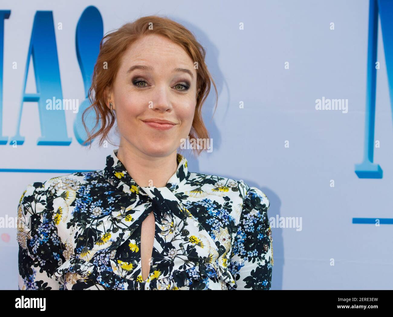 Jessica Keenan Wynn on the red carpet during the premiere of movie ...