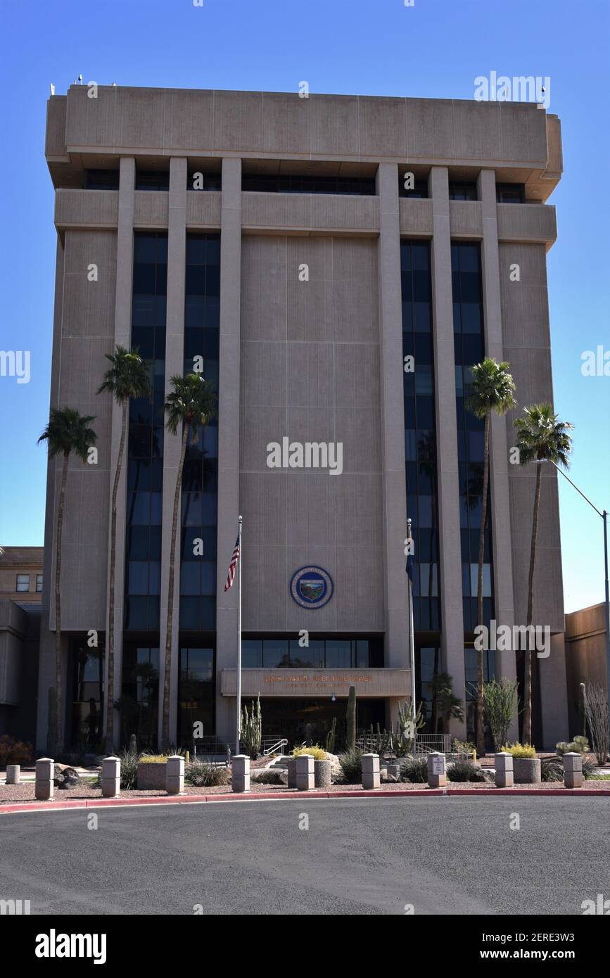 State capitol executive tower hi-res stock photography and images - Alamy