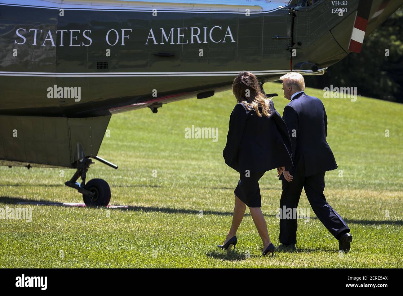 President Donald Trump and First Lady walks to Marine One as they ...