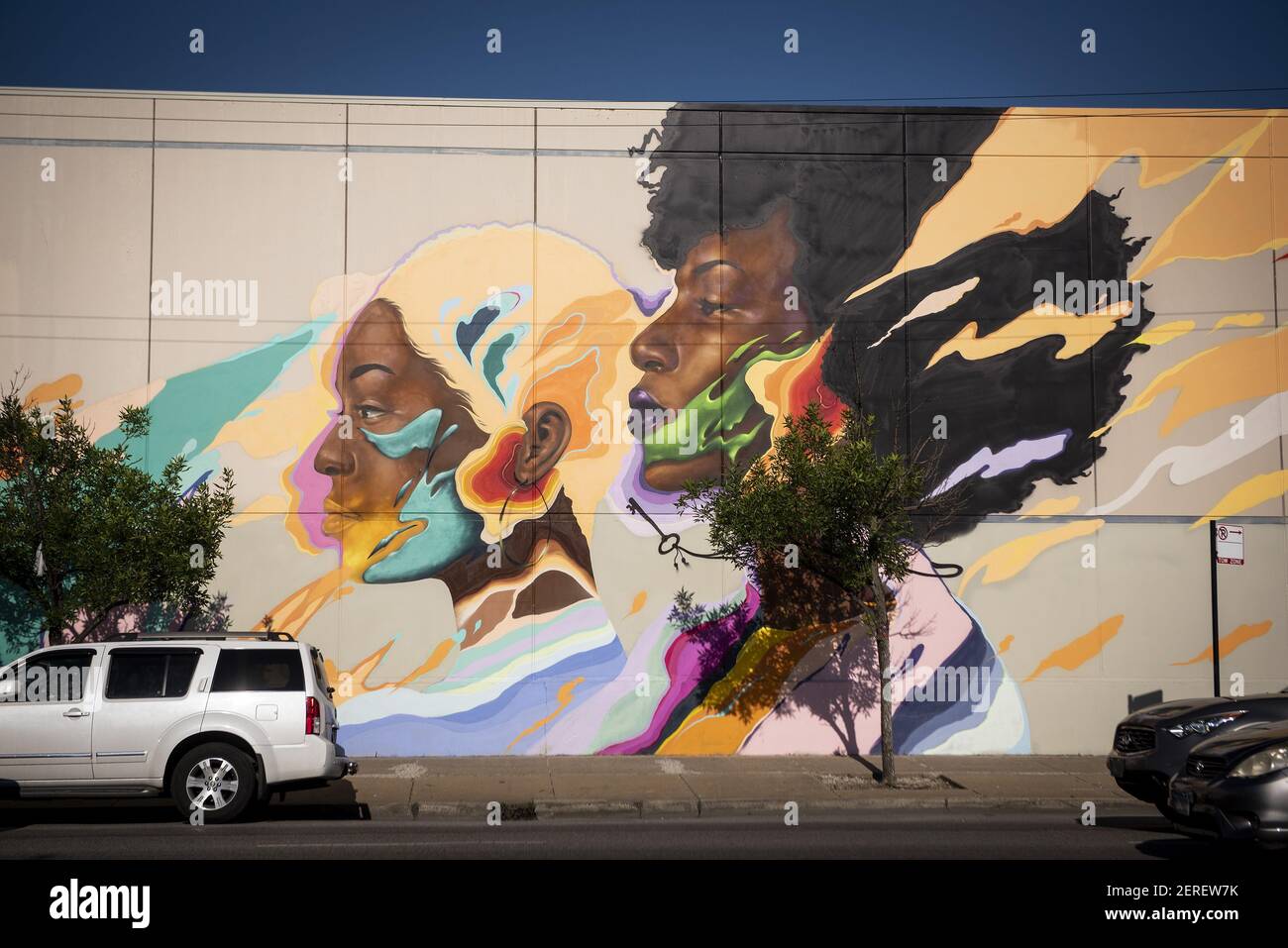 A mural by Max Sansing adorns the exterior of â€œRefinery29â€™s 29Rooms ...