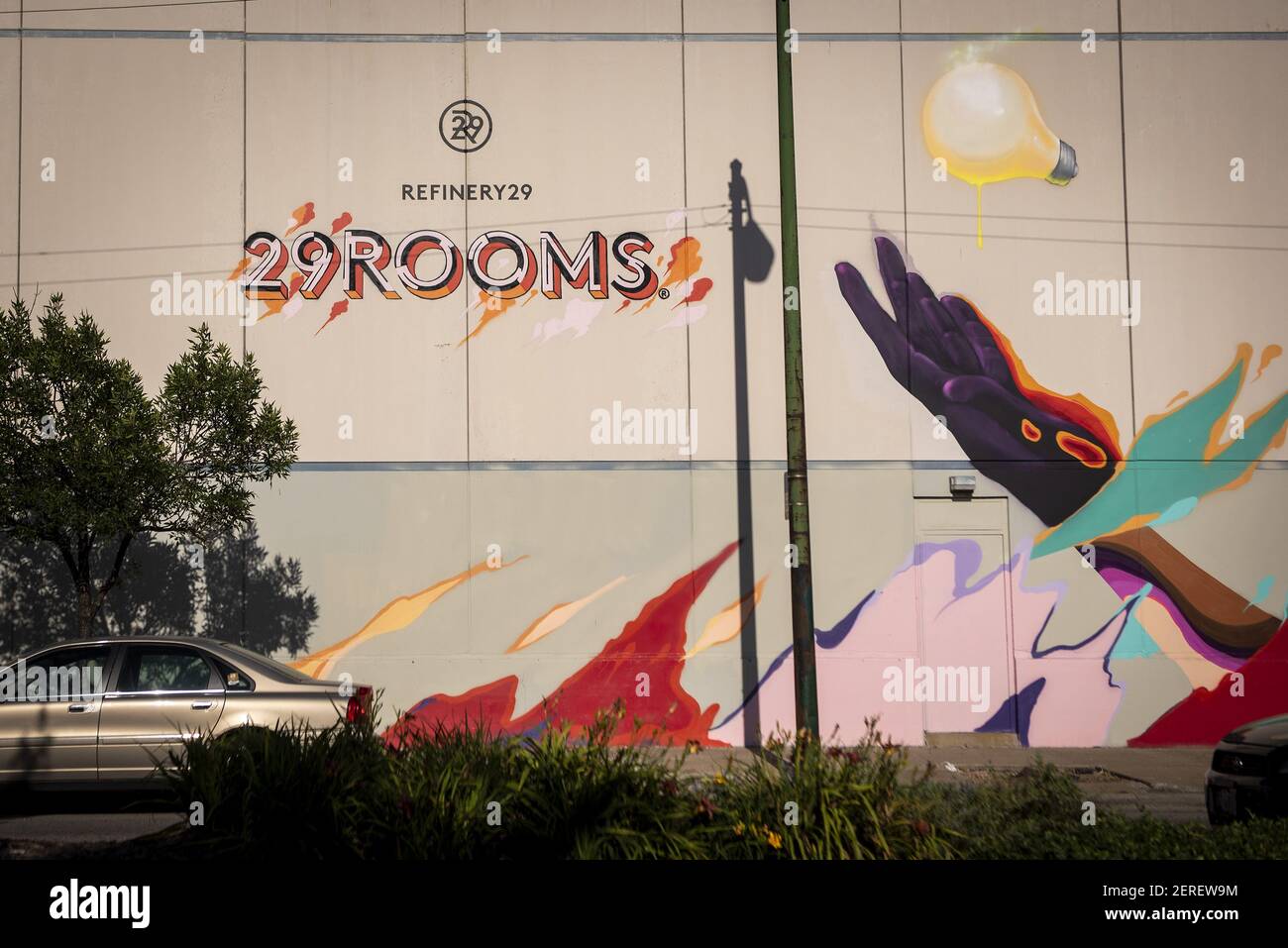 A mural by Max Sansing adorns the exterior of â€œRefinery29â€™s 29Rooms ...