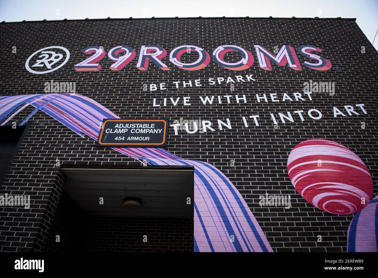 A mural by Max Sansing adorns the exterior of â€œRefinery29â€™s 29Rooms ...