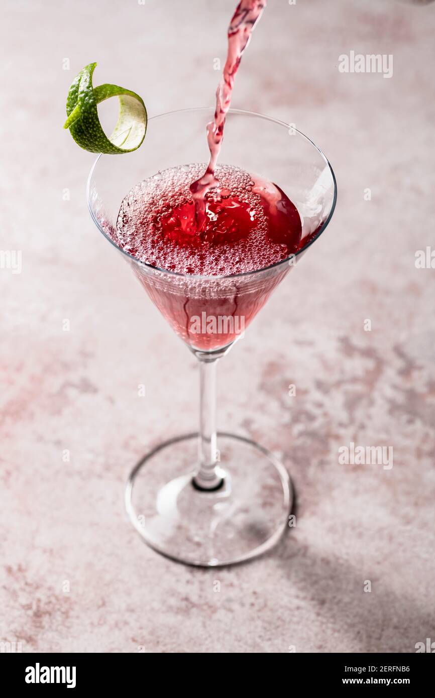 Martini being poured hi-res stock photography and images - Alamy
