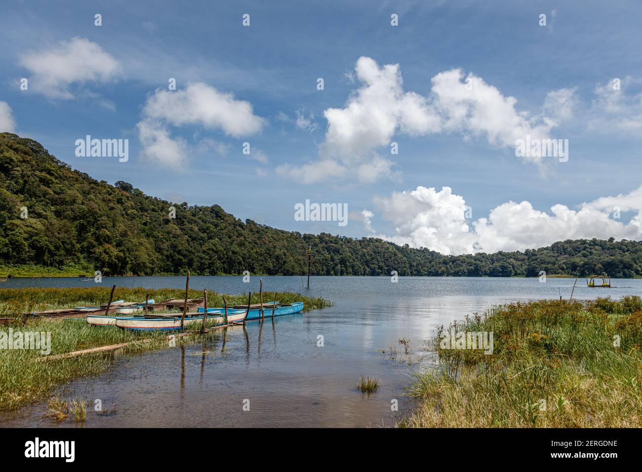 Lake Tamblingan (Danau Tamblingan) and traditional fishermen boats ...