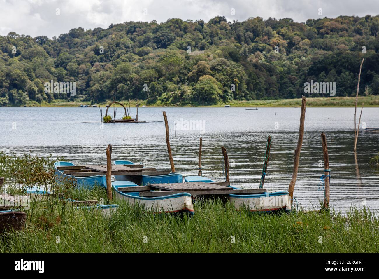 Lake Tamblingan (Danau Tamblingan) and traditional fishermen boats ...