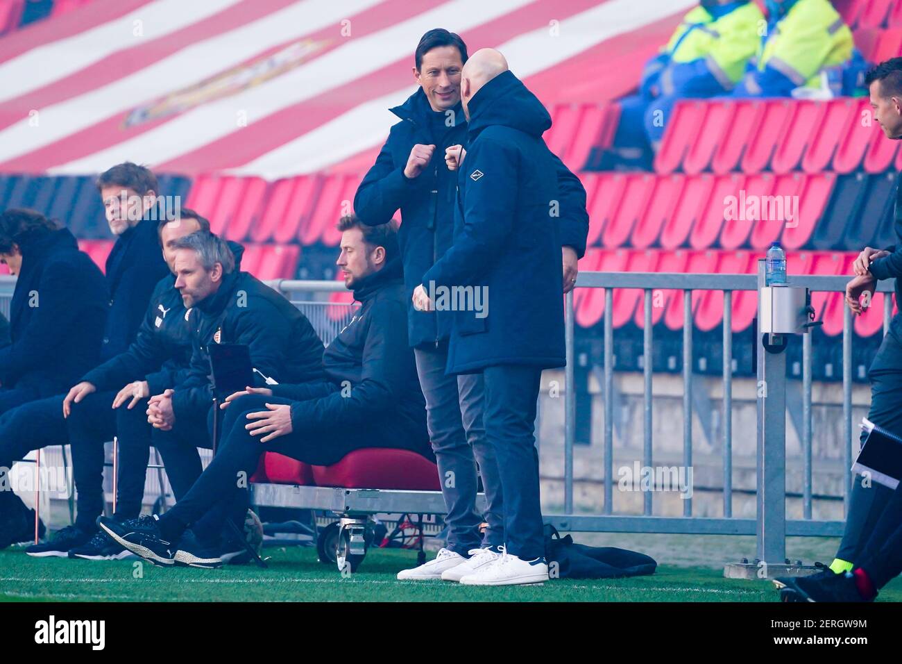 Roger Schmidt, coach PSV and Coach Erik ten Hag of Ajax during ...