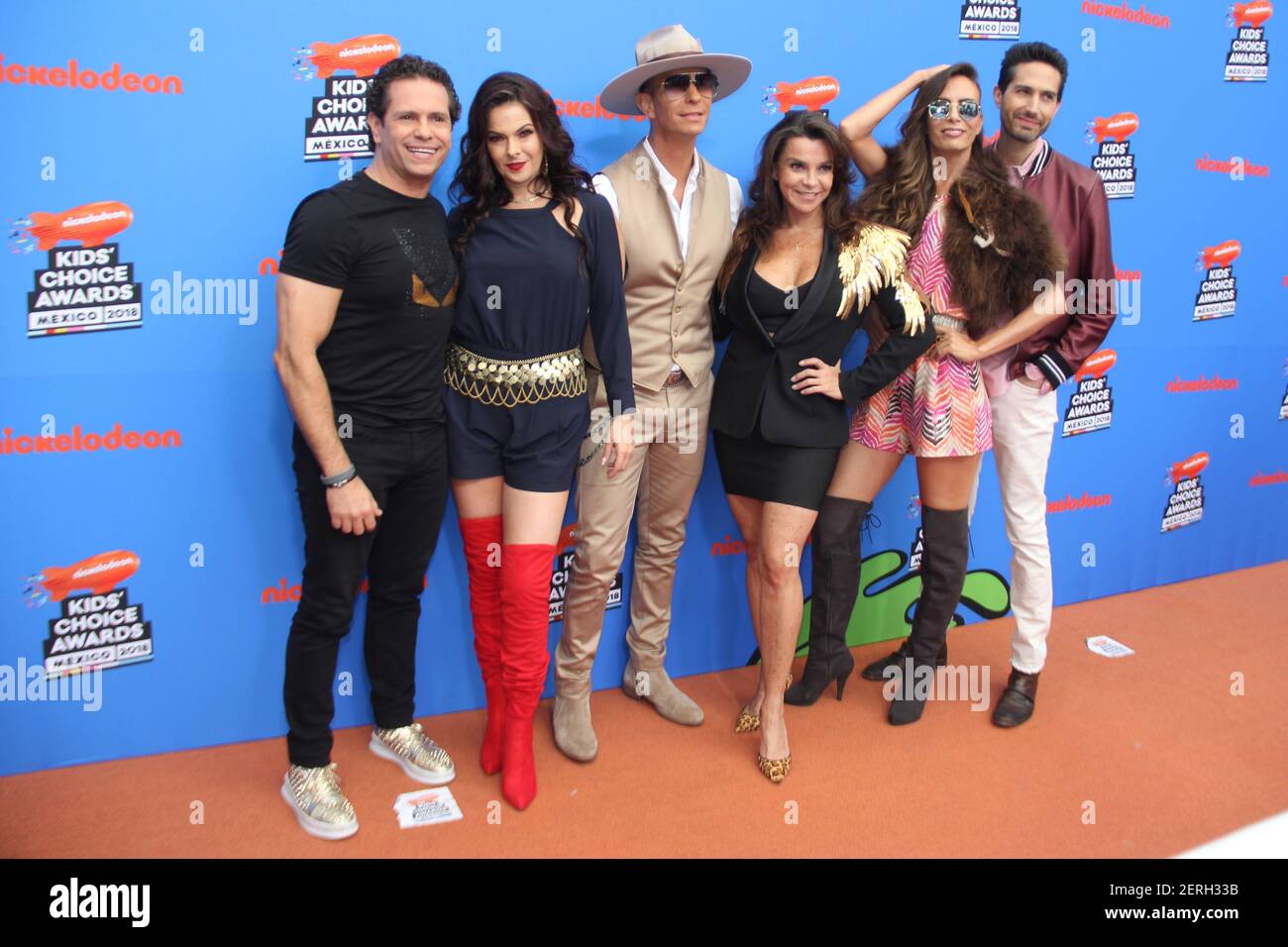 Diego Schoening, Alix Bauer, Erik Rubin, Mariana Garza, Sasha Sokol ...