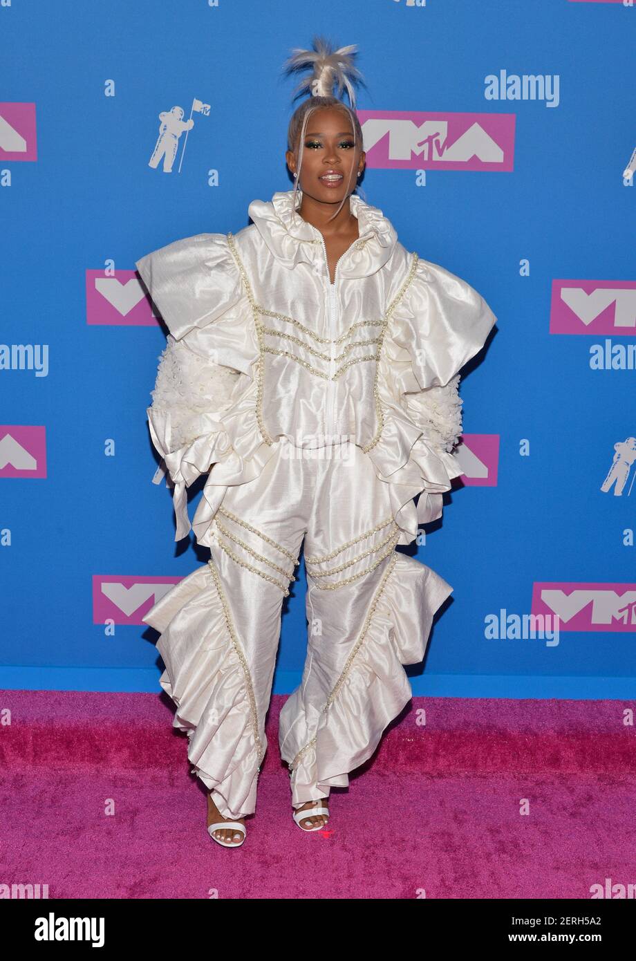 Dej Loaf walking on the red carpet at The 2018 MTV Video Music Awards ...