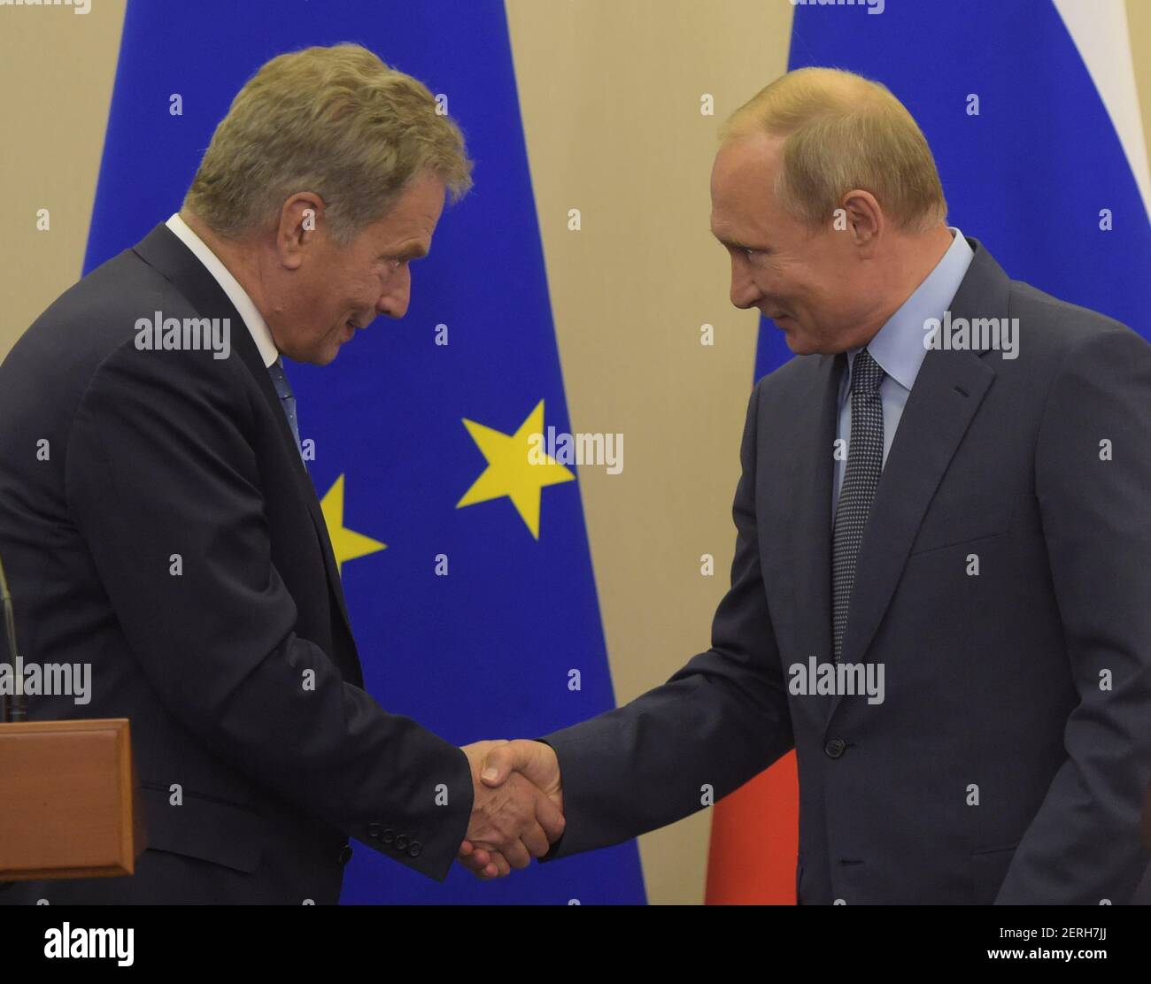 Russian president Vladimir Putin (right) and Finnish president Sauli ...