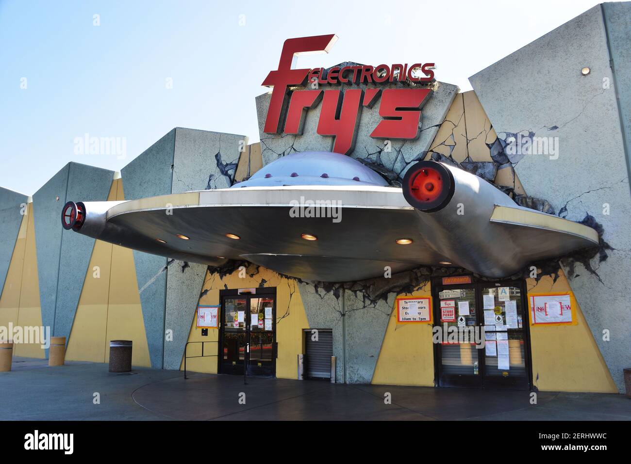 Frys electronics store hi-res stock photography and images - Alamy