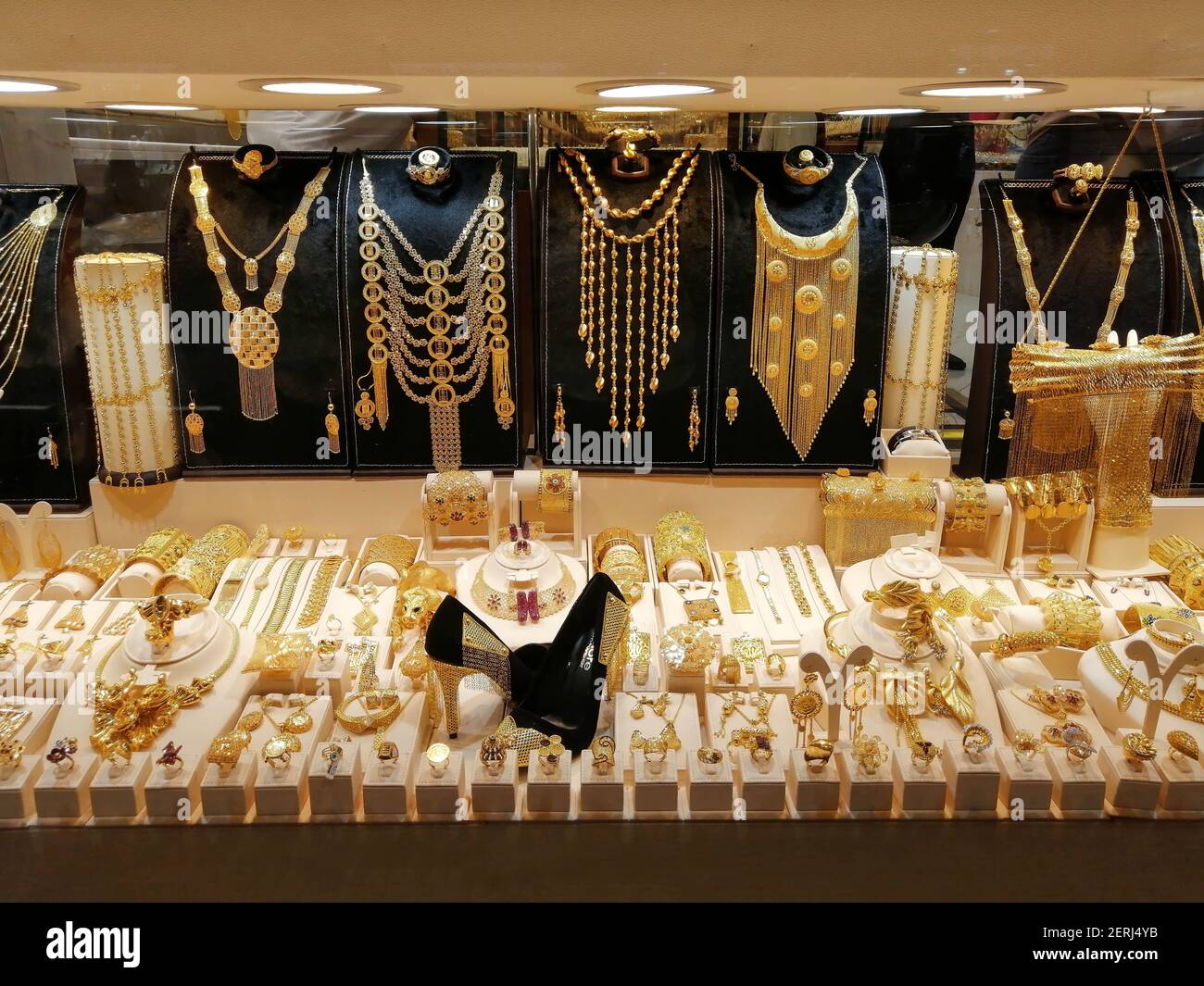 Old souk in dubai Stock Photo - Alamy