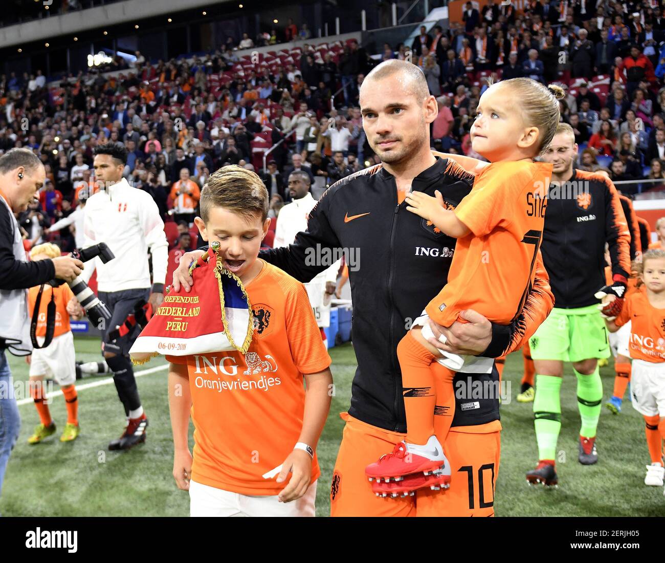 06-09-2018 Voetbal Wesley Sneijder with Xess Xava and Jessey during the ...
