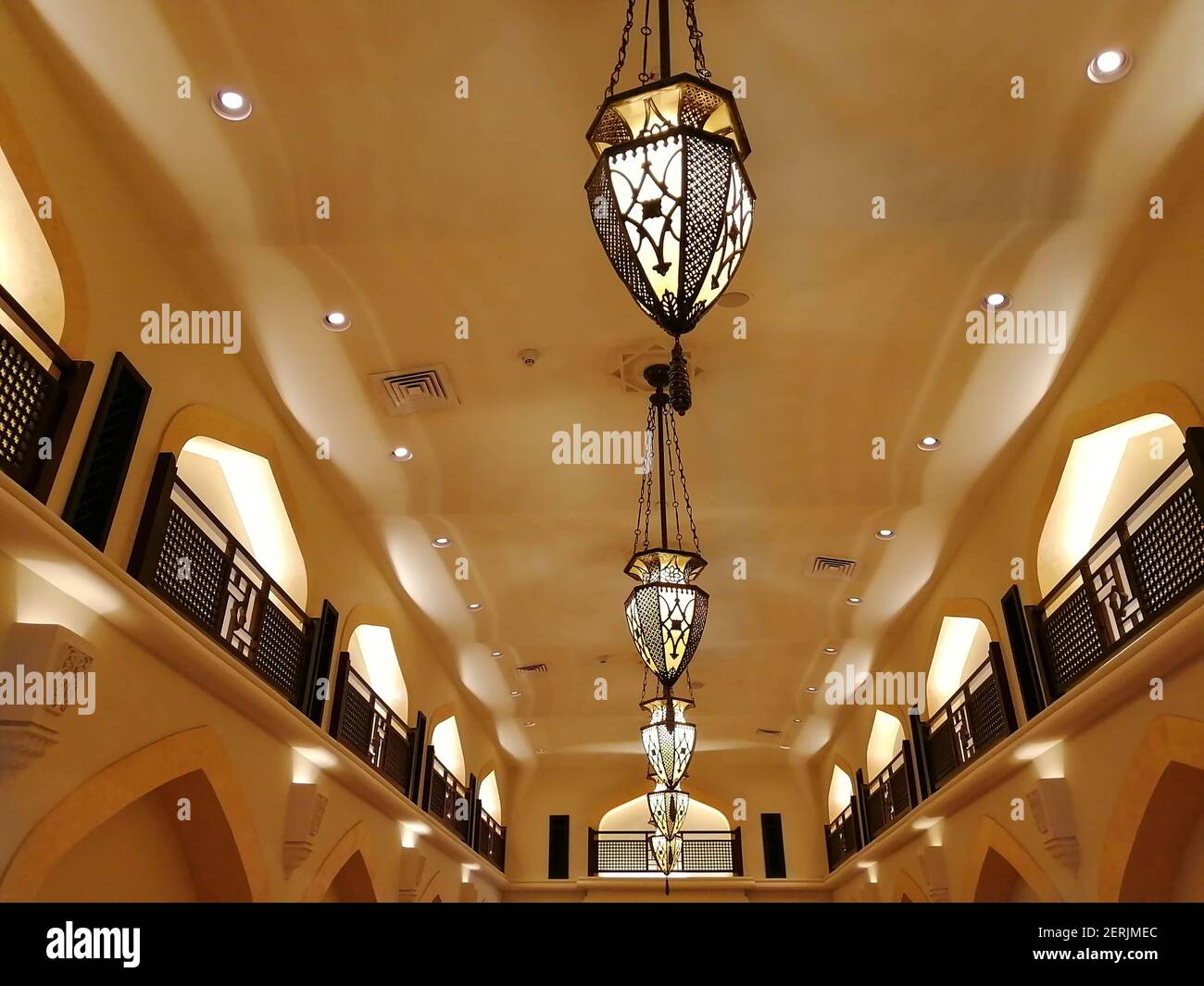 Arabian traditional lantern Stock Photo - Alamy