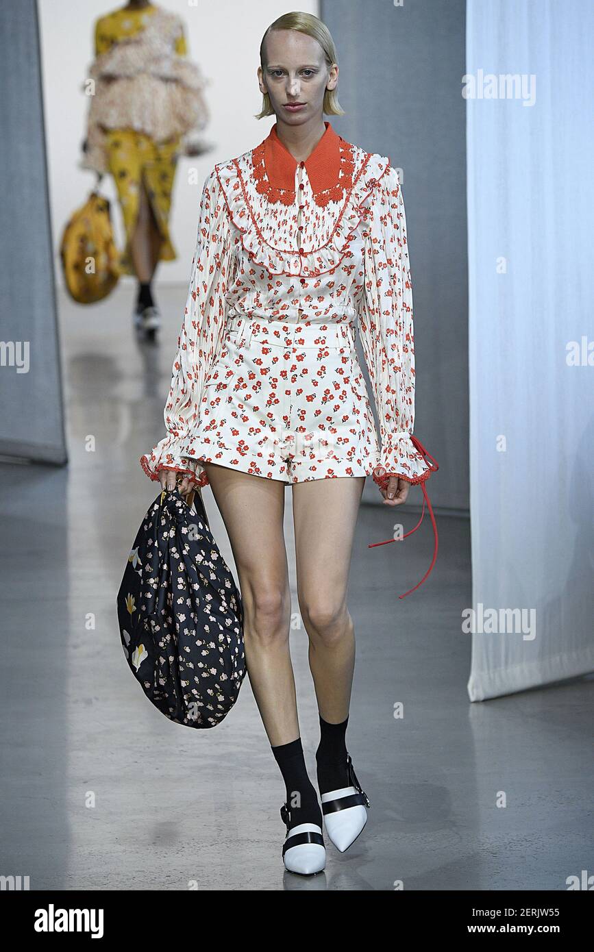 Model Lili Sumner walks on the runway during the Self-Portrait Fashion ...