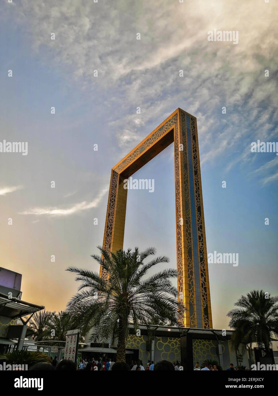 Dubai frame landscape hi-res stock photography and images - Alamy