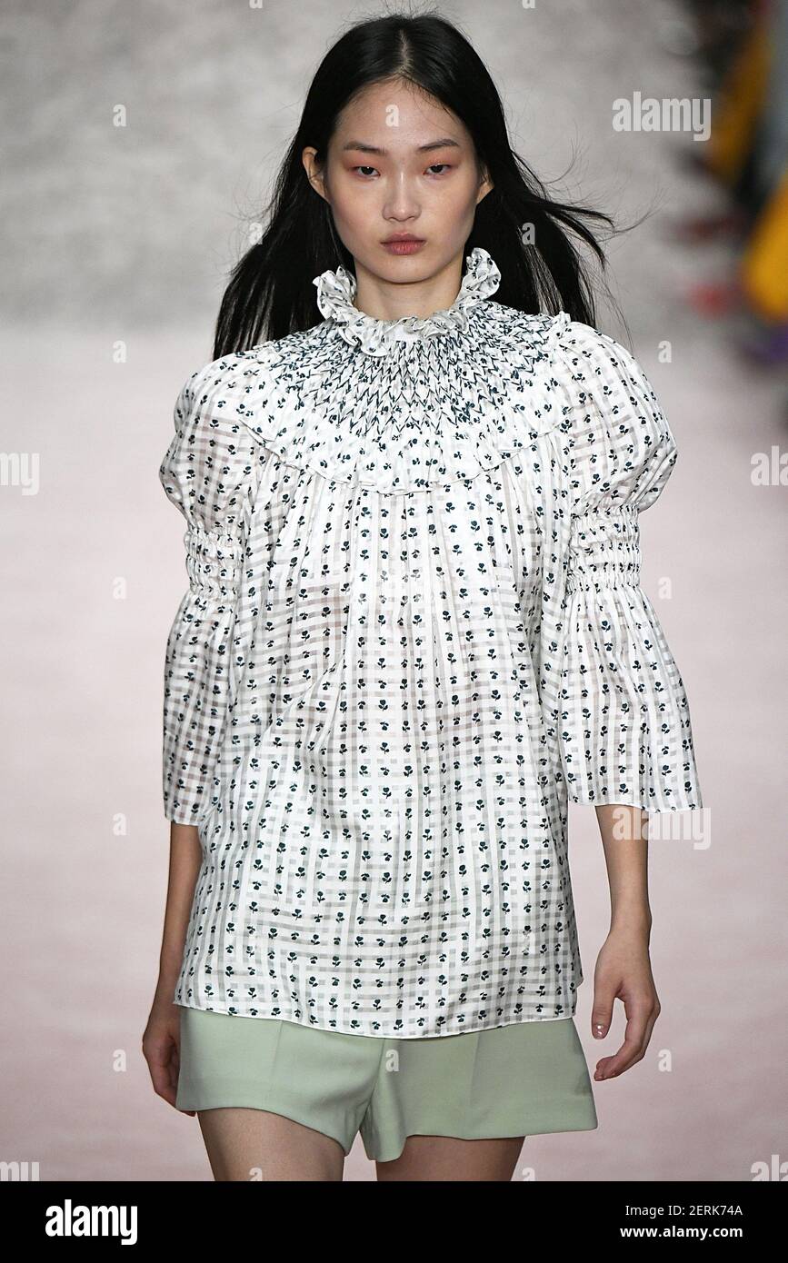 Model Hyun Ji Shin walks on the runway during the Carolina Herrera ...