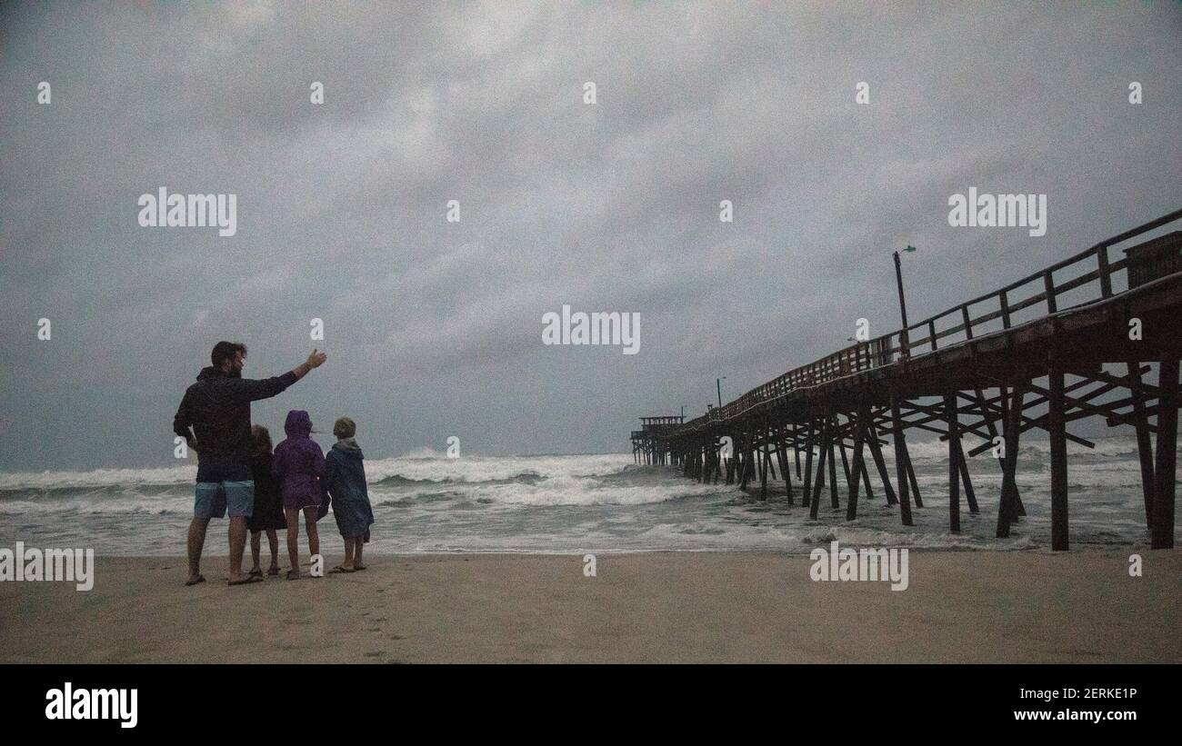 Atlantic beach in morehead hi-res stock photography and images - Alamy