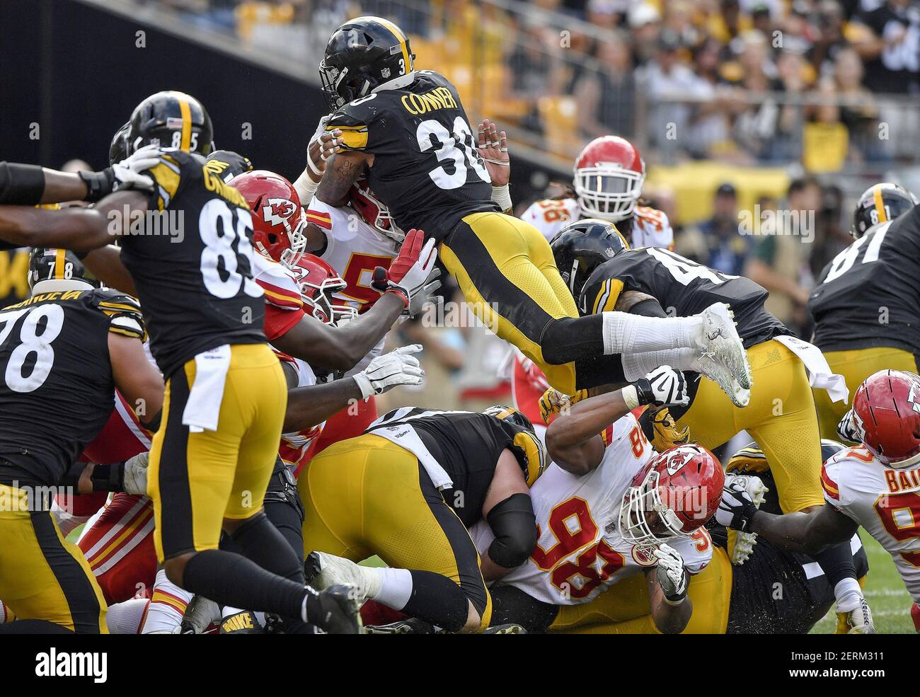 Pittsburgh steelers line up hi-res stock photography and images - Alamy
