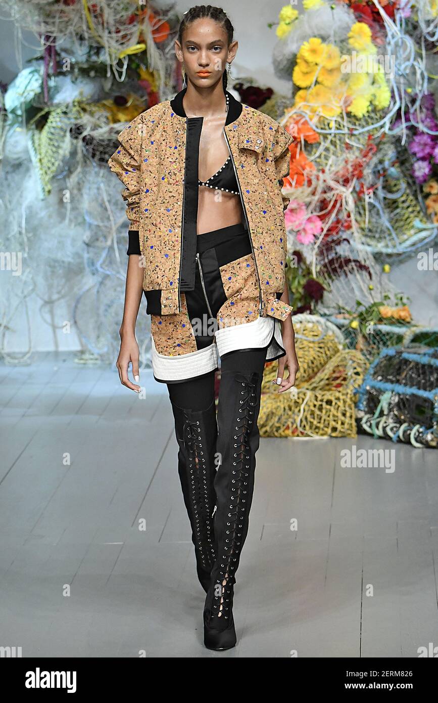 Lameka Fox walks on the runway during the fyodor golan london fashion ...