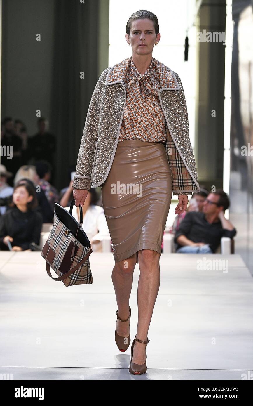 Model walks on the runway during the Burberry London Fashion Week ...