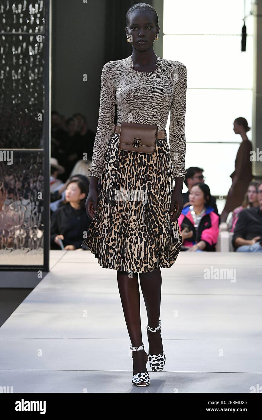 Model walks on the runway during the Burberry London Fashion Week ...
