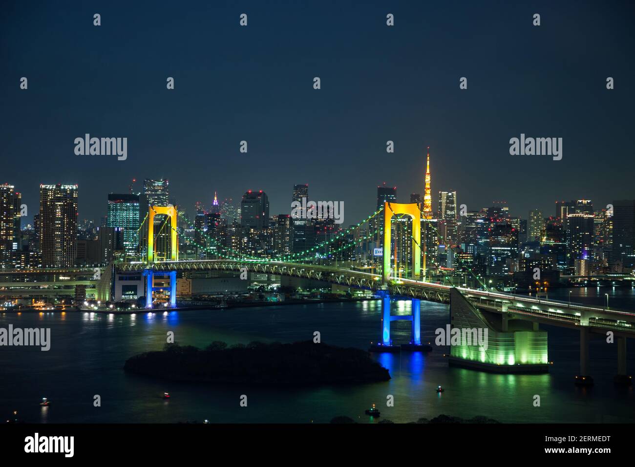 Tokyo, Japan - December 16, 2017 : Cityscape of Tokyo Night view ...