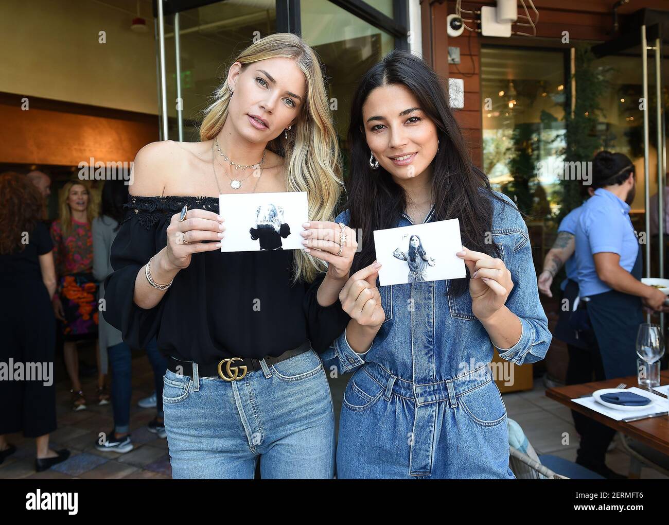 LOS ANGELES - SEPTEMBER 18: Models Angela Lindvall and Jessica Gomes ...
