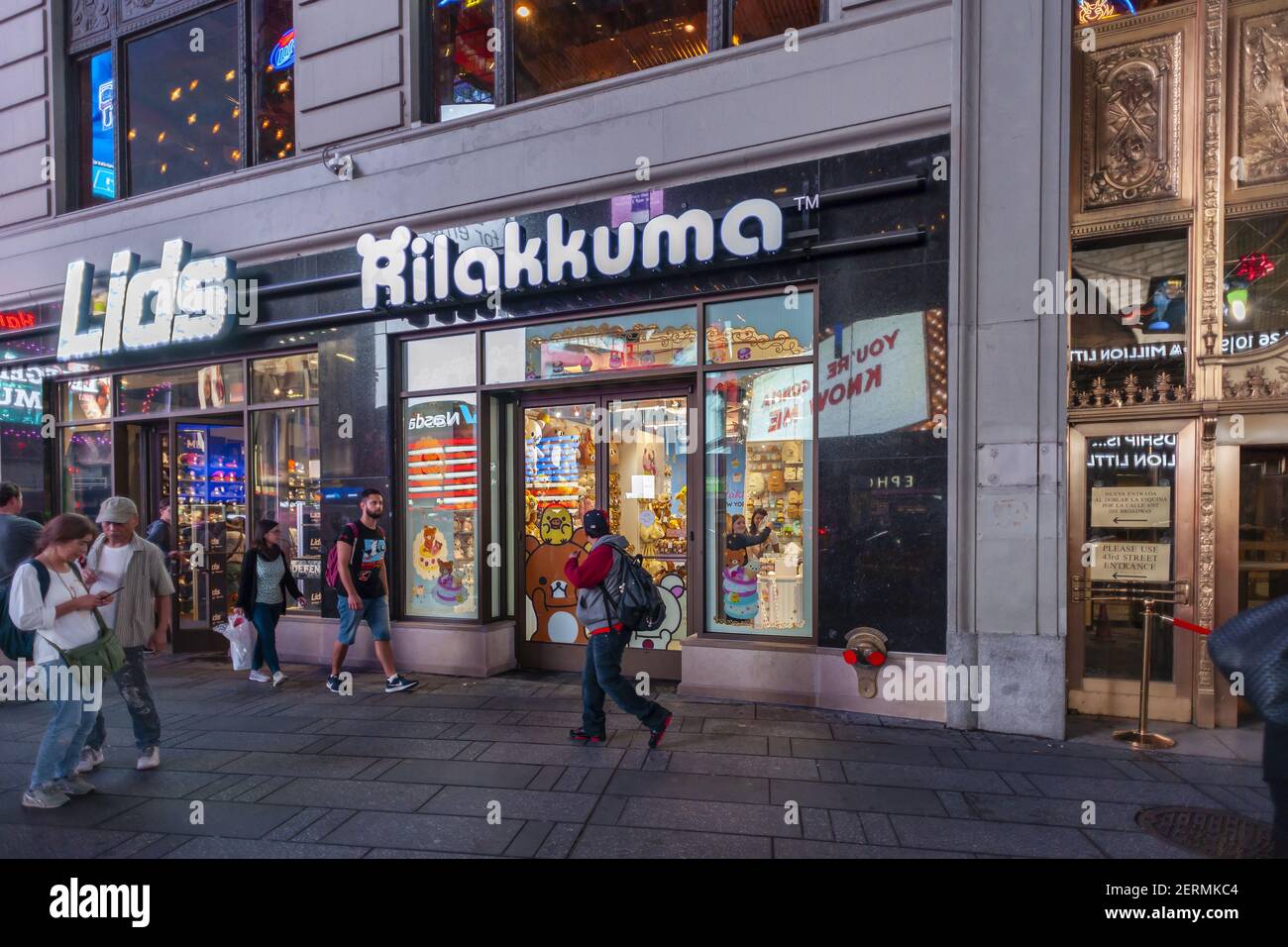 Shoppers flock to the newly opened Rilakkuma store in Times Square in ...