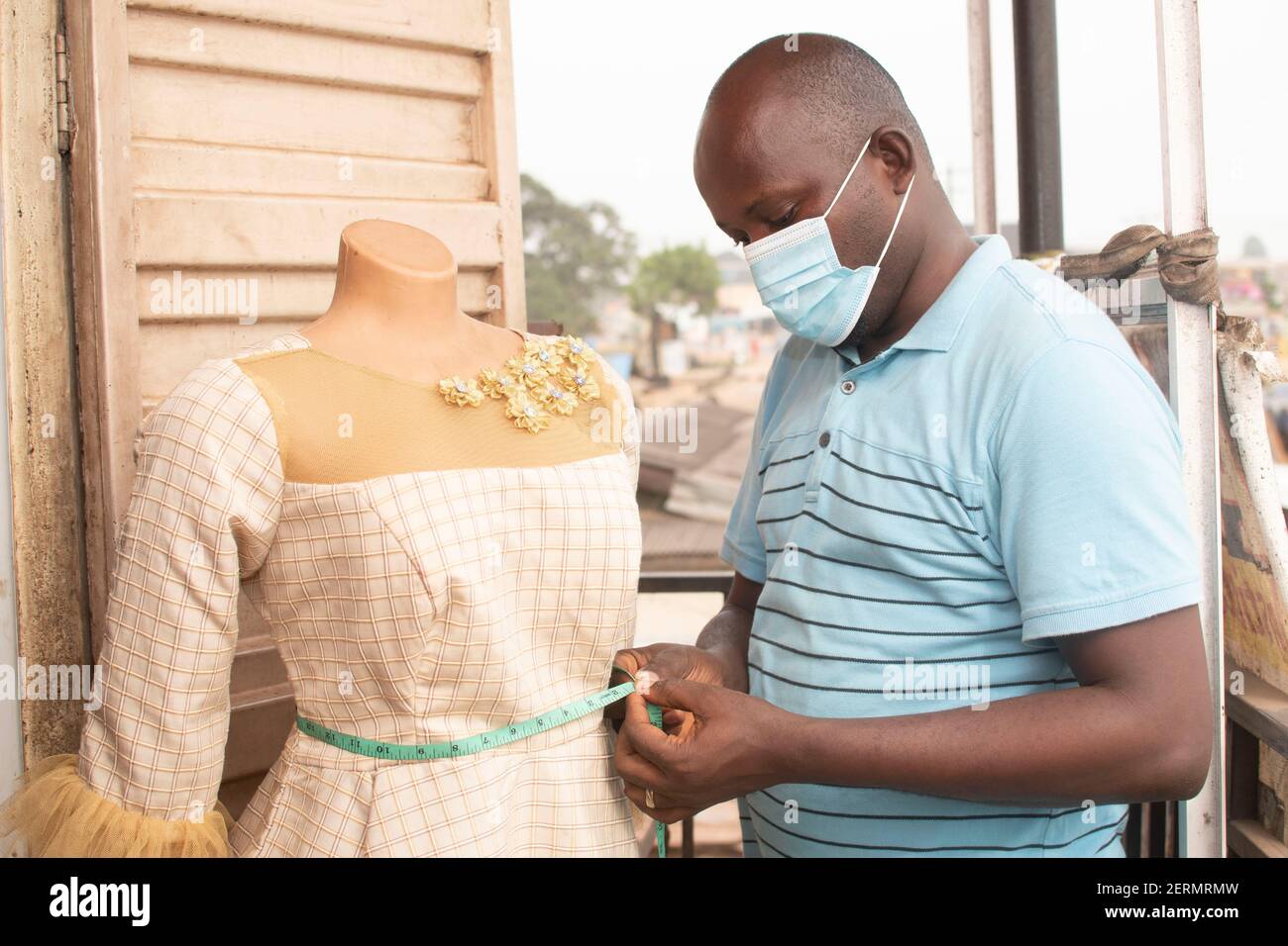 African tailor hi-res stock photography and images - Alamy