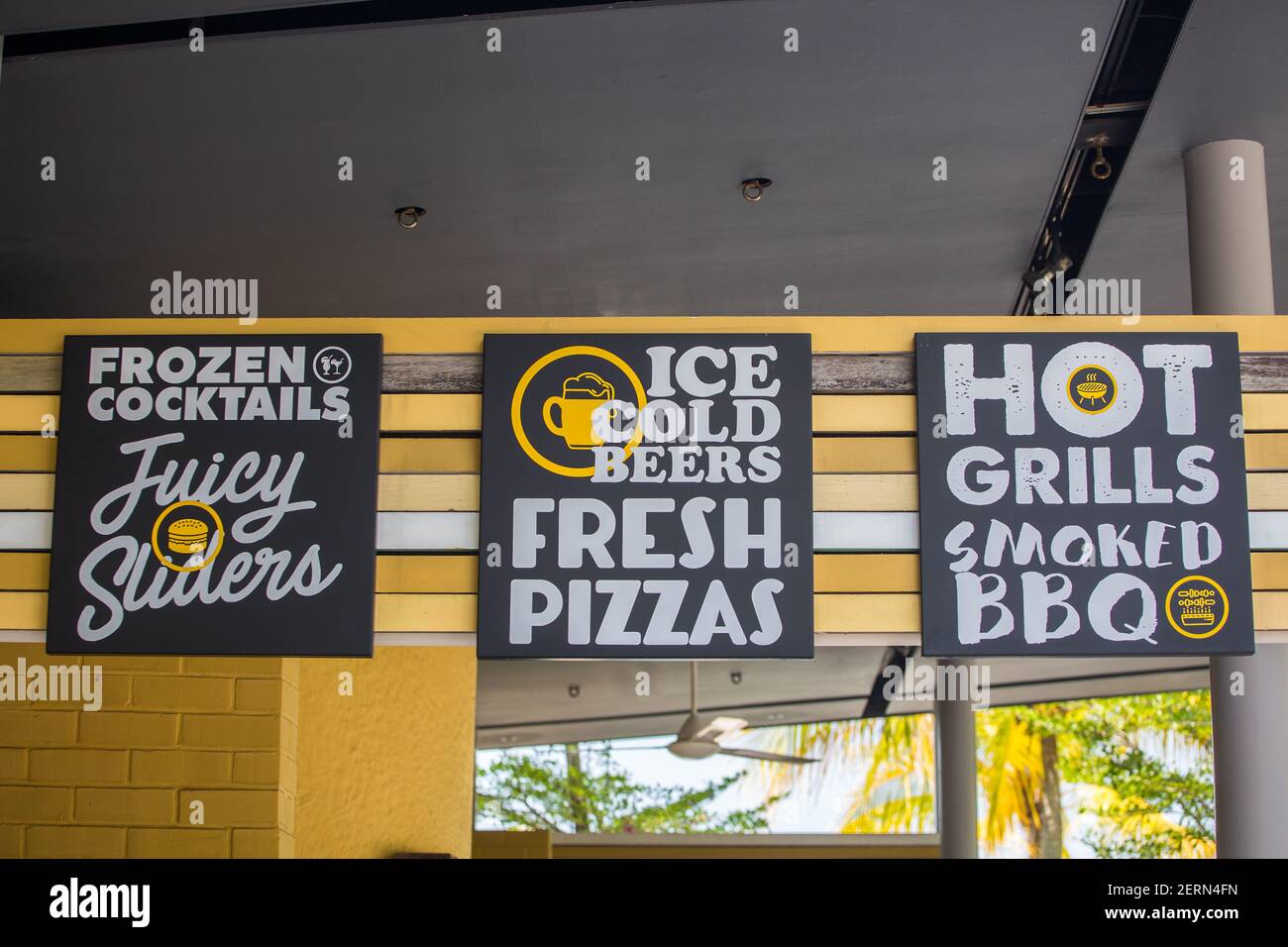 Sentosa sign singapore hi-res stock photography and images - Alamy