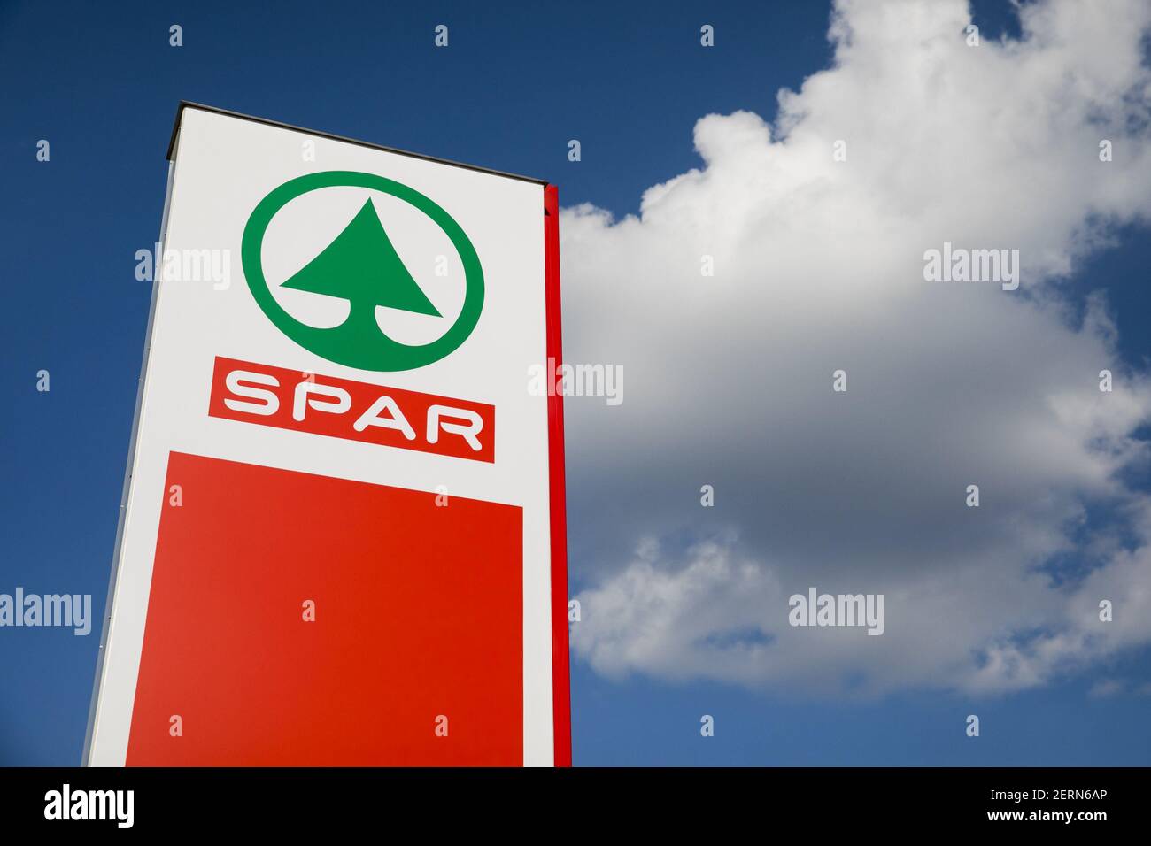 A logo sign outside of a SPAR retail grocery store in Vienna, Austria ...