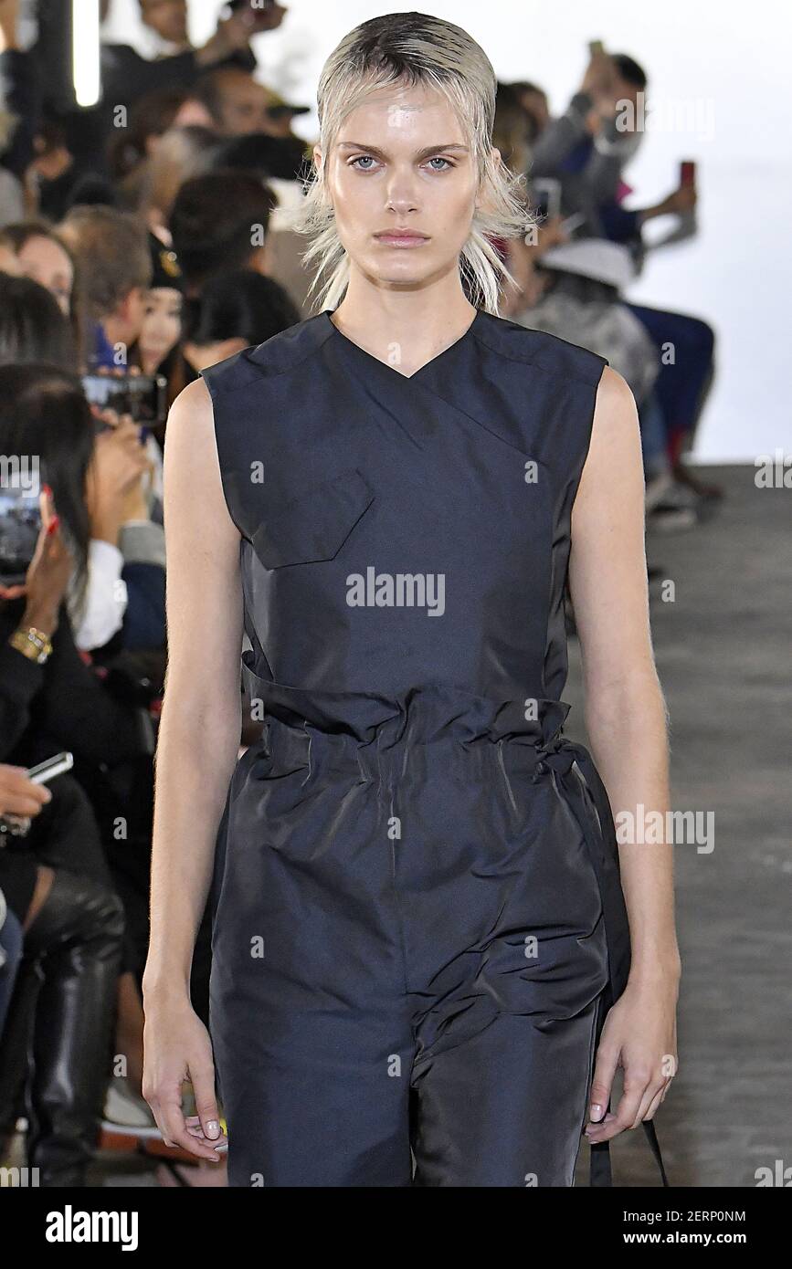 Elise Agee walks on the runway during the Kristina Fidelskaya Fashion ...