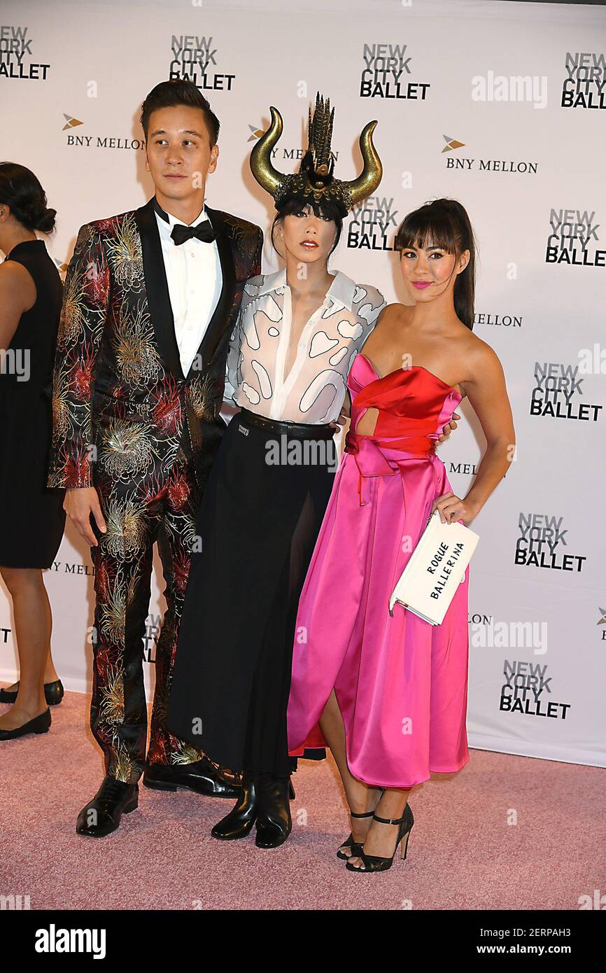 Georgina attends the New York City Ballet 2018 Fall Fashion Gala on ...